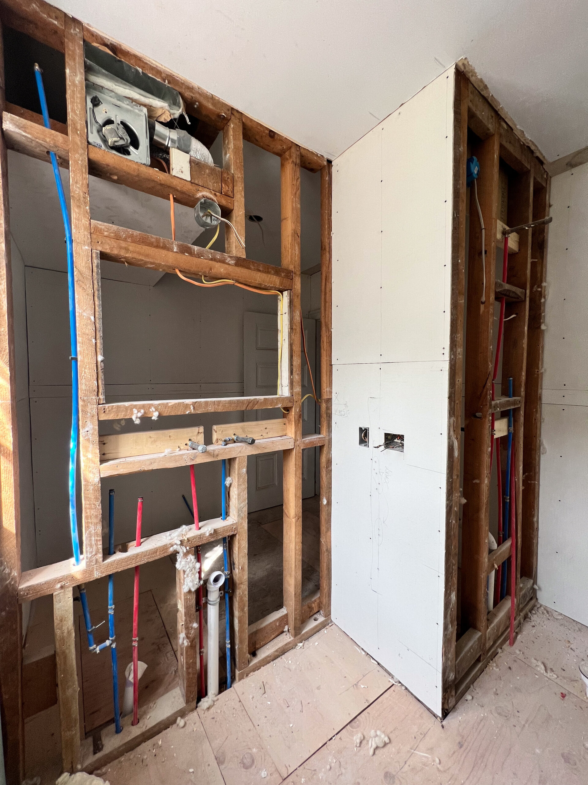 StarMark Cabinets a Perfect Fit for The Forge House - MasterBrand ...